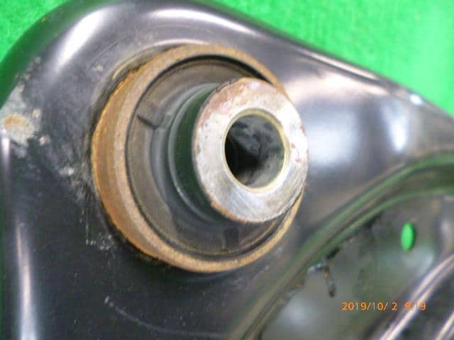 [Used]Front Right Lower Control Arm NISSAN JUKE 2010 DBA-YF15 ...