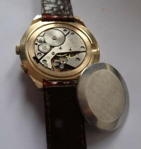 [New]Great Firewall Watch urss 1980 raketa calendrier perptuel montre ...