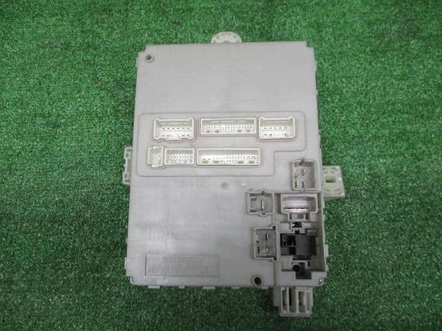 [Used]Freed Spike Hybrid GP3 Fuse Box 15725020 - BE FORWARD Auto Parts