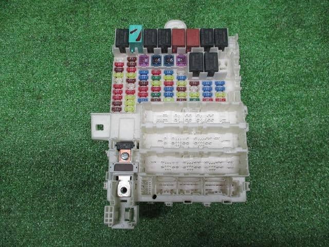 [Used]Freed Spike Hybrid GP3 Fuse Box 15725020 - BE FORWARD Auto Parts