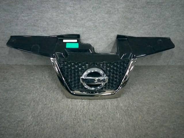 [Used]Radiator Grille NISSAN JUKE 2013 CBA-NF15 620703YW0A - BE FORWARD ...