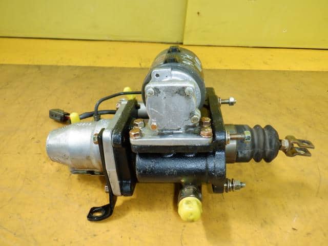 [Used]Brake Master Cylinder MITSUBISHI Canter 2004 KK-FE83ECY MK429505 ...