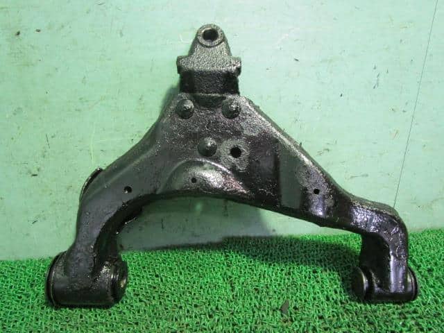 [Used]Toyoace KDY271 Right Front Lower Arm 15796836 - BE FORWARD Auto Parts