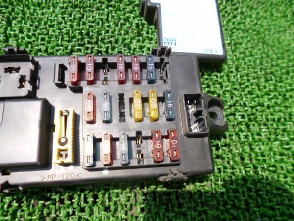 [Used]Move room Fuse Box inside of car EFVE 4AT 2WD Genuine L900S 2001 ...