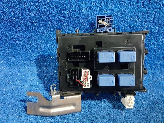[Used] Fuse Box Renault Samsung Fluence 2006 - BE FORWARD Auto Parts