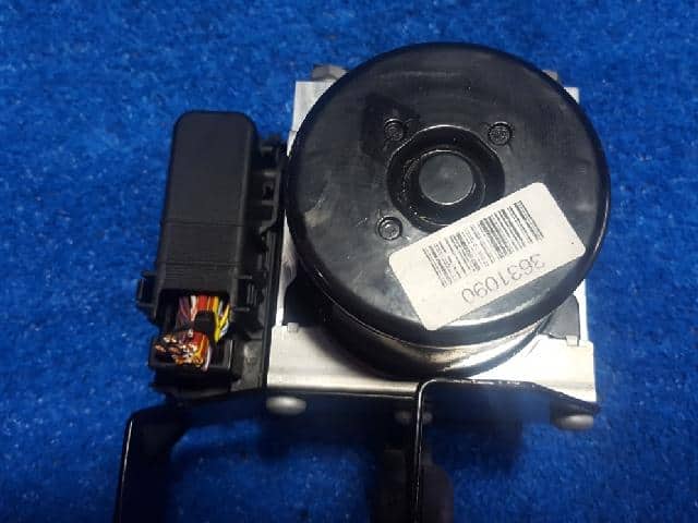 [Used] ABS Sensor VOLVO V40 2017 - BE FORWARD Auto Parts