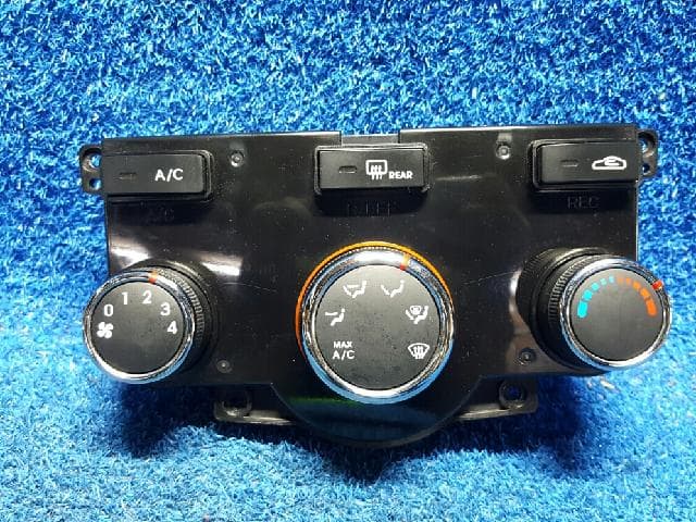 [Used] A/C & Heater Control panel KIA Cerato 2012 - BE FORWARD Auto Parts