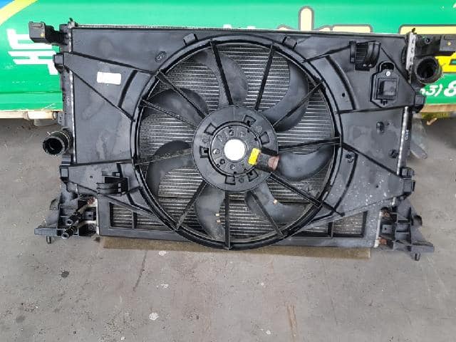[Used] Radiator Renault Samsung Safran 2014 - BE FORWARD Auto Parts