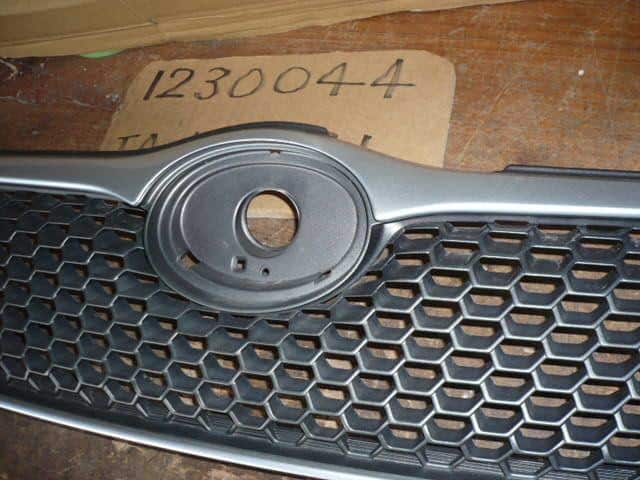 [Used]Corolla Runx NZE121 Front Grille - BE FORWARD Auto Parts