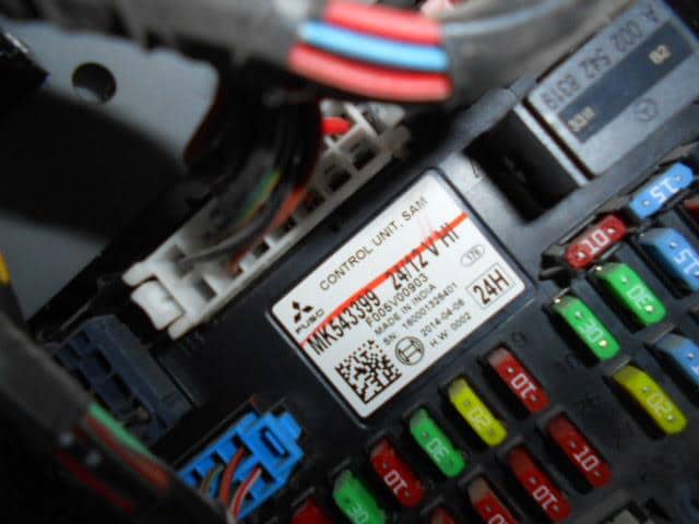 [Used]Fuse Box MITSUBISHI Canter 2014 TKG-FEA50 MK543399 - BE FORWARD ...