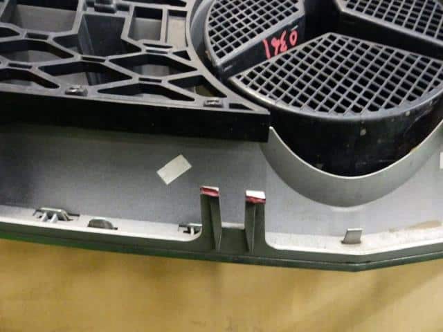 [Used]Benz W251 R Class 251065 Front Grille A2518800383 - BE FORWARD ...