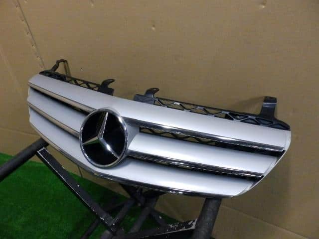 [Used]Benz W251 R Class 251065 Front Grille A2518800383 - BE FORWARD ...