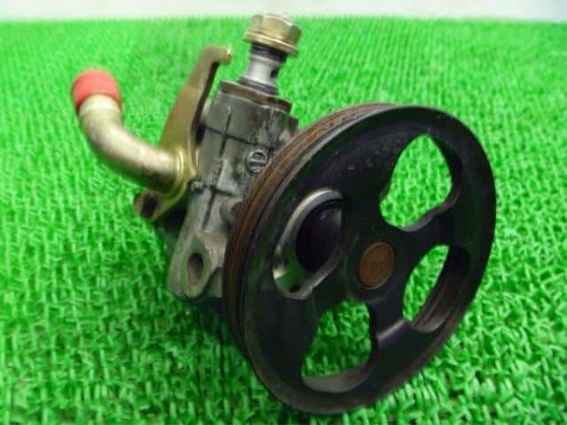 [Used]Delica P17V power steering vane pump MR267931 - BE FORWARD Auto Parts