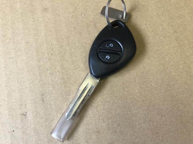 [Used]R2 RC1 Keyless Entry Remote Control Key - BE FORWARD Auto Parts