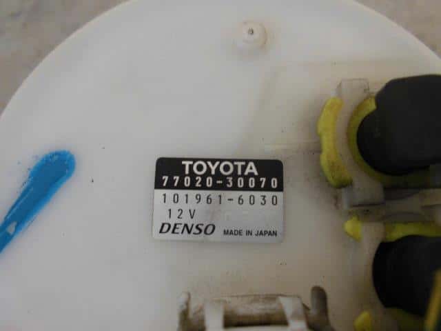 [Used] Fuel Pump Toyota Crown JZS171 77020/30070 - BE FORWARD Auto Parts