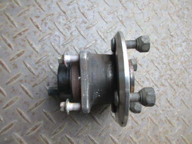 [Used]Spacio NZE121N Rear hub 4245013010 - BE FORWARD Auto Parts