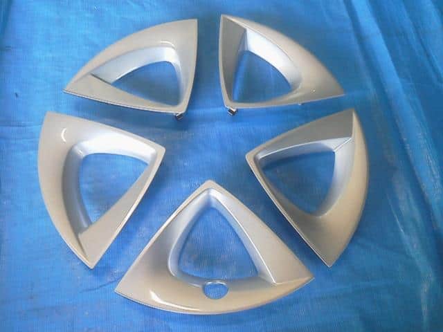 [Used]Prius ZVW51 hubcap 4260247160 - BE FORWARD Auto Parts