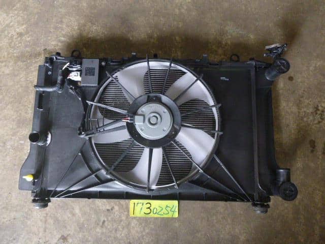 [Used]Corolla Fielder NZE144G radiator 1641021180 - BE FORWARD Auto Parts