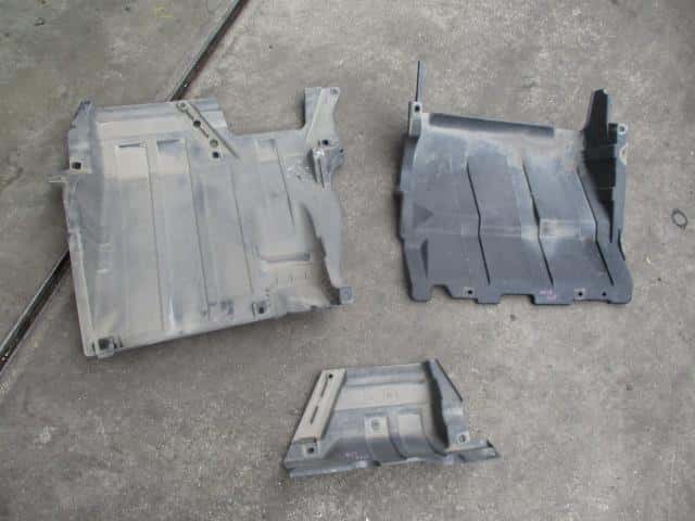 [Used]Sambar TV1 engine under cover - BE FORWARD Auto Parts