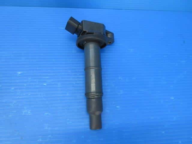 [Used]Estima ACR30W ignition coil 9091902243 - BE FORWARD Auto Parts