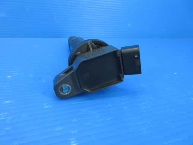 [Used]Estima ACR30W ignition coil 9091902243 - BE FORWARD Auto Parts