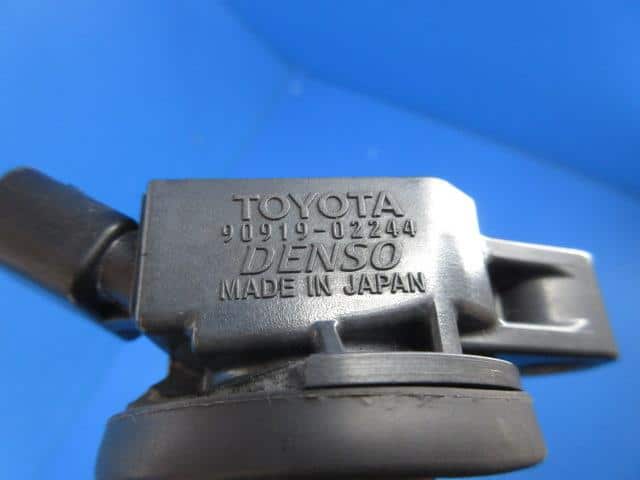 [Used]Estima ACR30W ignition coil 9091902243 - BE FORWARD Auto Parts
