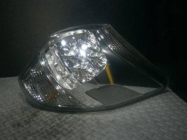 [Used]Right Tail Light TOYOTA Vanguard 2008 DBA-GSA33W - BE FORWARD ...