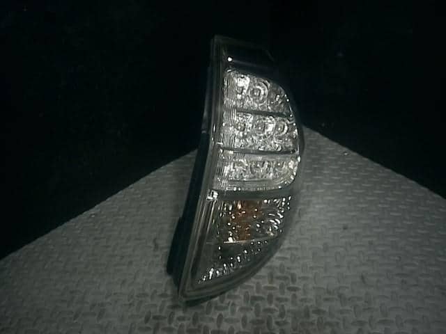 [Used]Right Tail Light TOYOTA Vanguard 2008 DBA-GSA33W - BE FORWARD ...