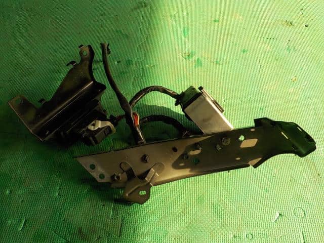 [Used]CX-5 KE2AW Electrical Equipment P5E118572 - BE FORWARD Auto Parts