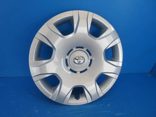 [Used]Hiace GDH221K hubcap 4260226040 - BE FORWARD Auto Parts