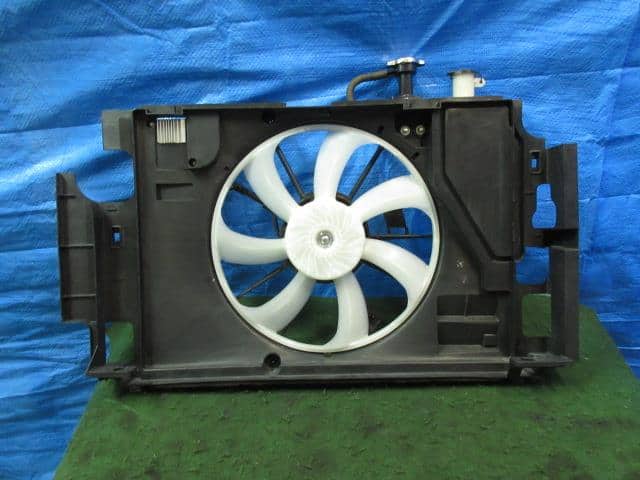 [Used]Vitz NHP130 fan motor 1636321110 - BE FORWARD Auto Parts