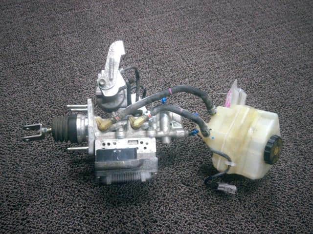 [Used]Brake Master Cylinder TOYOTA Prius 2010 DAA-ZVW30 4705047040 - BE ...