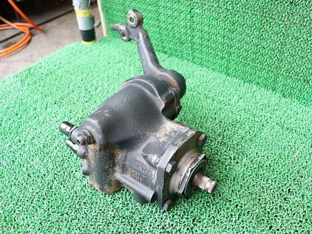 Used Benz W123 class 123033 Steering Gear Box BE FORWARD Auto Parts