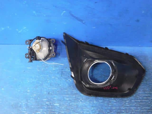 [Used]Left Fog Light SUBARU Impreza 2012 DBA-GJ7 84501FJ000 - BE ...