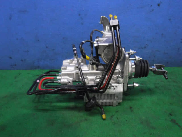 [Used]ABS Actuator TOYOTA Prius 2011 DAA-ZVW30 4705047120 - BE FORWARD ...