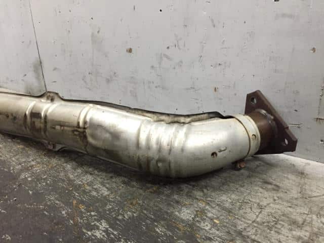 [Used]Skyline ER34 catalytic converter 208025L326 - BE FORWARD Auto Parts