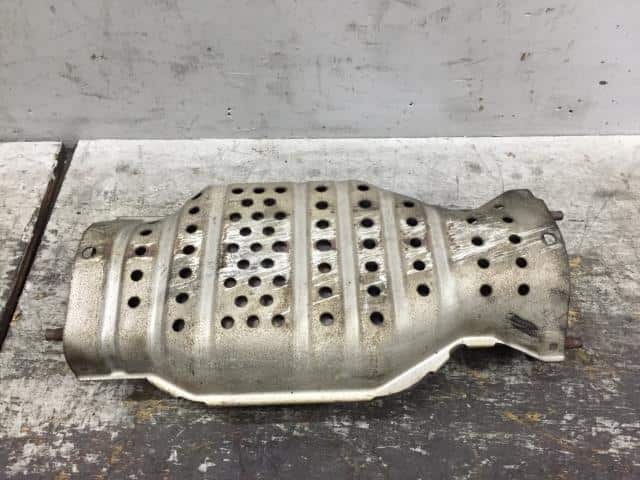 [Used]Skyline ER34 catalytic converter 208025L326 - BE FORWARD Auto Parts