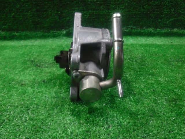 [Used]CX-5 KE2AW vacuum pump SH1518G00A - BE FORWARD Auto Parts