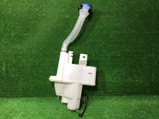 [Used]CX-5 KE2AW washer Tank K03167481 - BE FORWARD Auto Parts