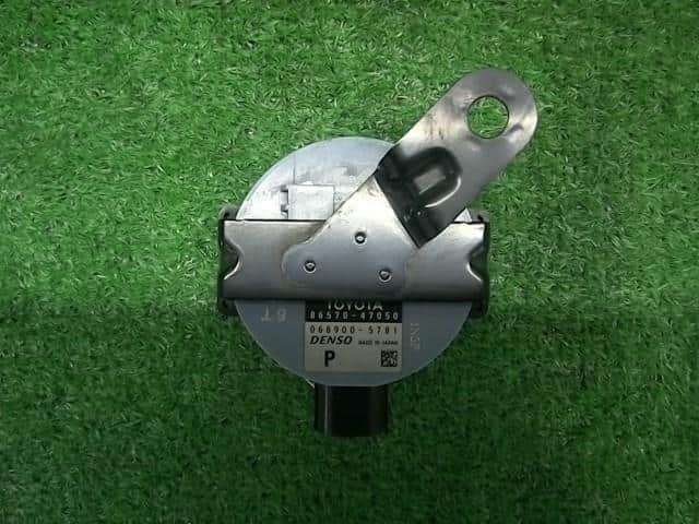 [Used]Speaker TOYOTA Prius 2016 DAA-ZVW55 8657047050 - BE FORWARD Auto ...