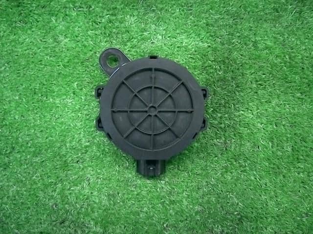 [Used]Speaker TOYOTA Prius 2016 DAA-ZVW55 8657047050 - BE FORWARD Auto ...