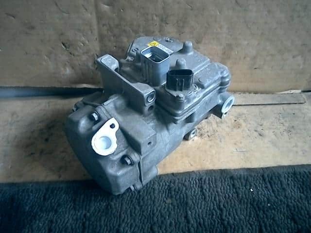 [Used]A/C Compressor TOYOTA Alphard 2013 DAA-ATH20W 8837058010 - BE ...