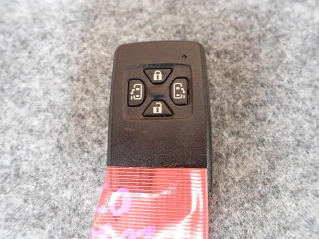 [Used]Keyless Entry Remote Control Key TOYOTA Voxy 2011 DBA-ZRR75W ...