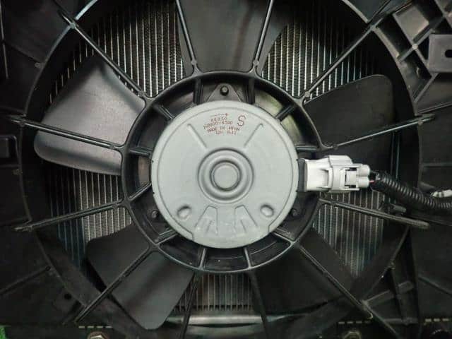 [Used]Verisa DC5W radiator ZJ0915200 - BE FORWARD Auto Parts