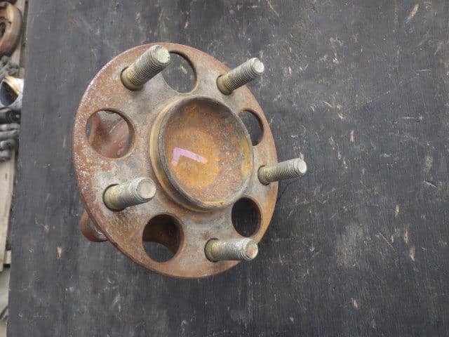 [Used]Rear Wheel Hub MITSUBISHI Grandis 2004 CBA-NA4W MR594443 - BE ...