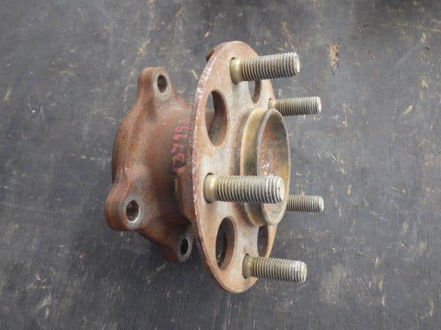 [Used]Rear Wheel Hub MITSUBISHI Grandis 2004 CBA-NA4W MR594443 - BE ...