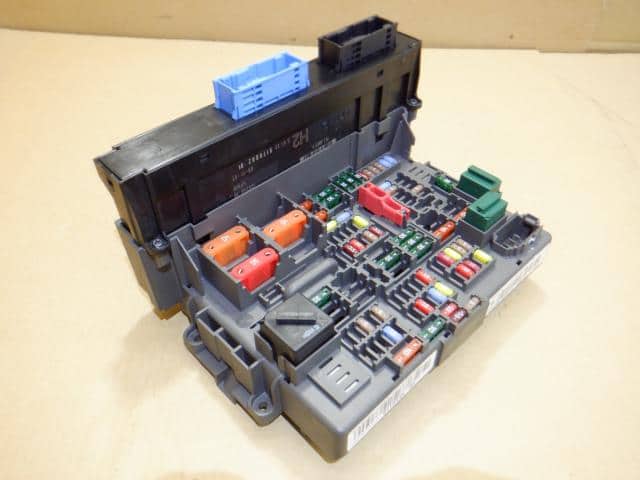 [Used]BMW E87 1 Series UE16 Fuse Box - BE FORWARD Auto Parts