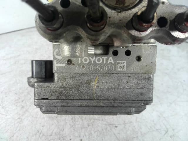 [Used]ABS Actuator TOYOTA Aqua 2013 DAA-NHP10 4721052030 - BE FORWARD ...