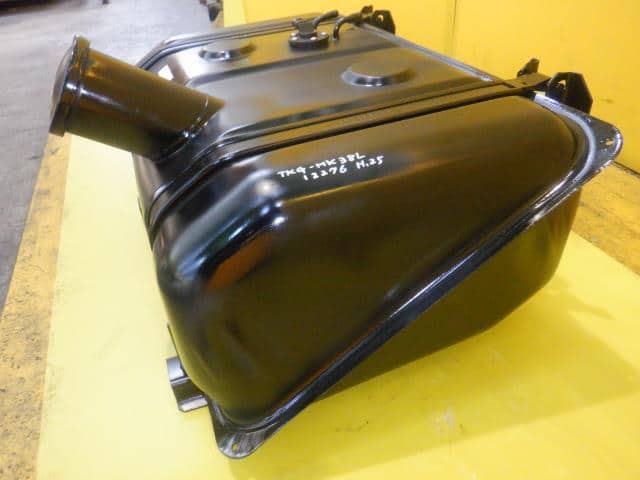 [Used]Fuel Tank NISSAN UD CONDOR 2013 TKG-MK38L 1720130Z1D - BE FORWARD ...