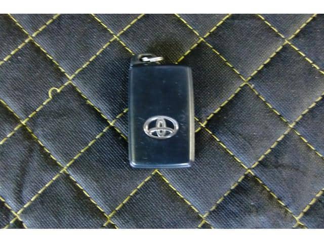 [Used]Corolla Fielder NZE141G Keyless Entry Remote Control Key ...